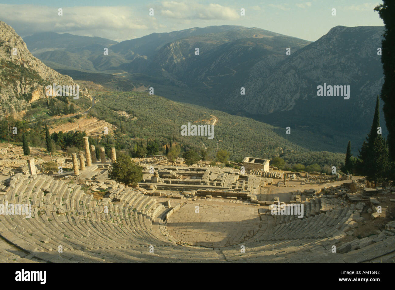 Delphi amphitheatre hi-res stock photography and images - Alamy