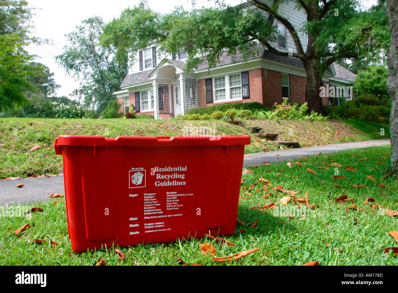 Recycling bin on curb hi-res stock photography and images - Alamy