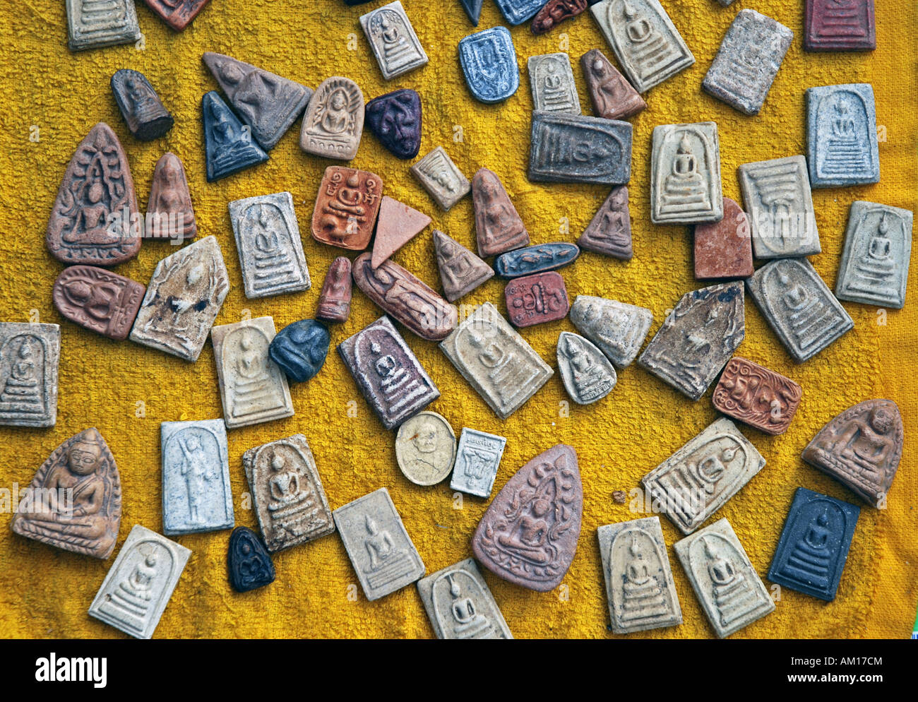 Bangkok amulet market hi-res stock photography and images - Alamy