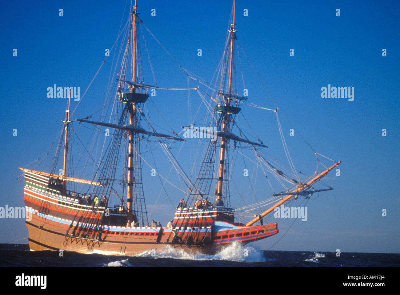 Mayflower II Replica on sea Massachusetts Stock Photo - Alamy