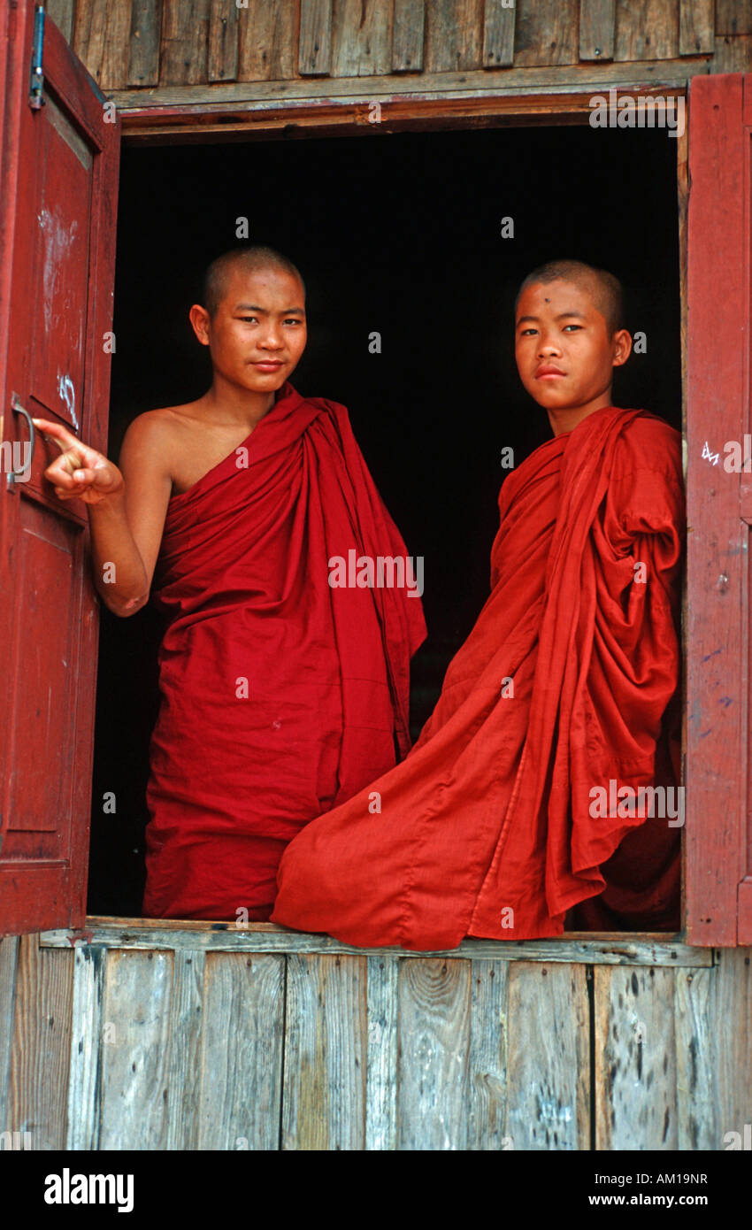 Men in frocks hi-res stock photography and images - Alamy