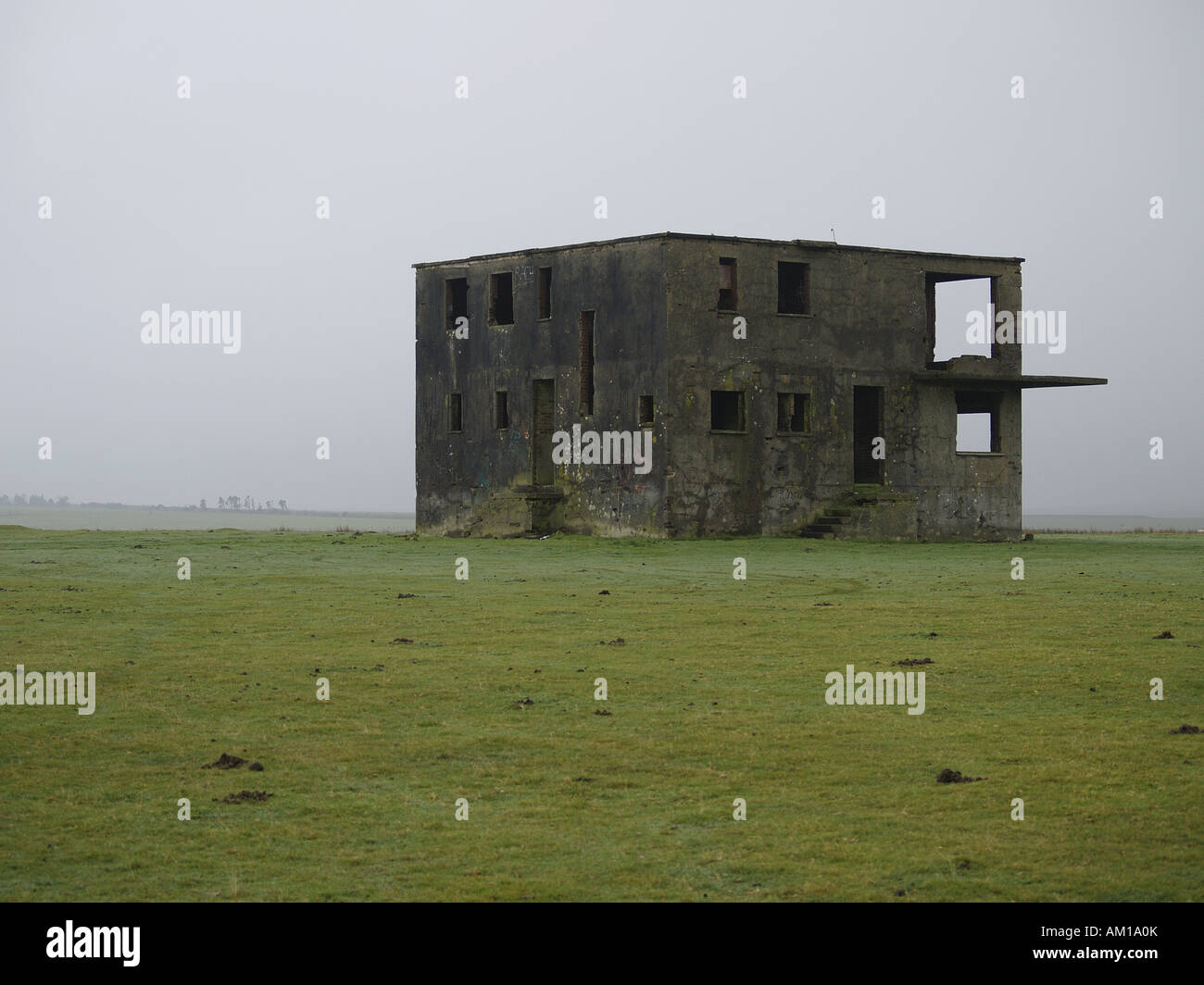 Davidstow Moor airfield, Watch office (derelict) used by the VIII th US ...