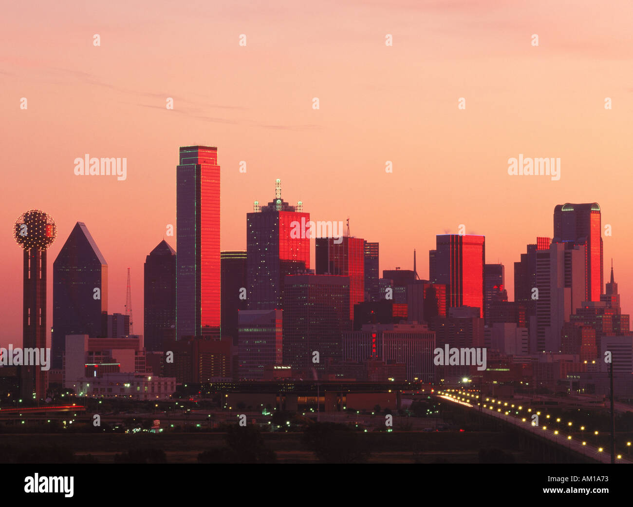 Dallas city lights hi-res stock photography and images - Alamy