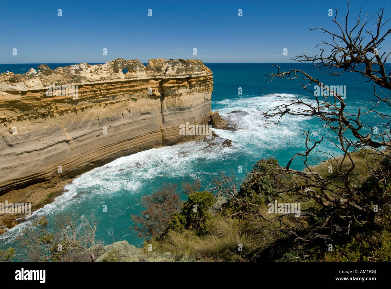 Great Ocean Road, The Razorback limestone cliff, Southern Ocean ...