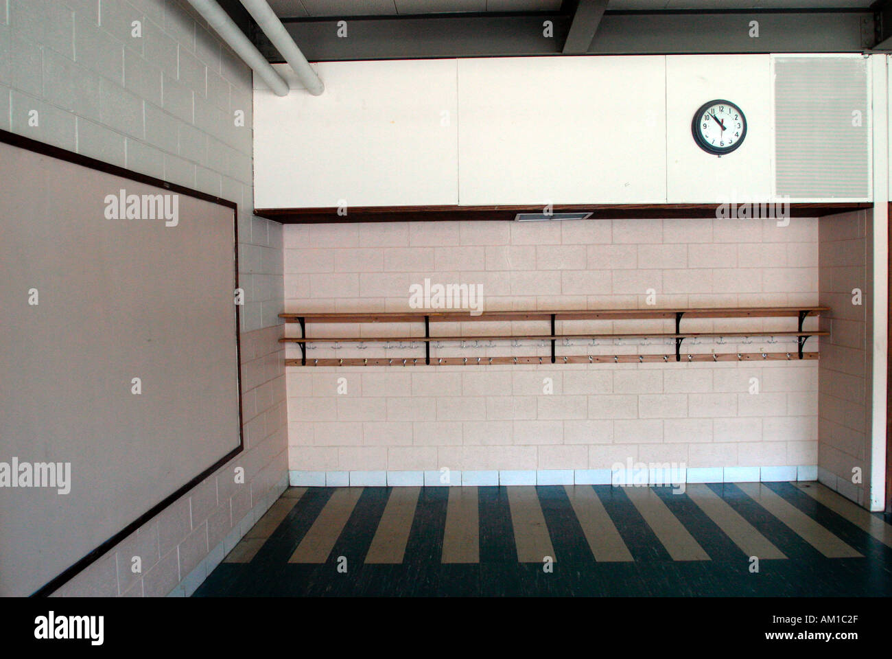 Empty Elementary School Classroom Stock Photo - Alamy