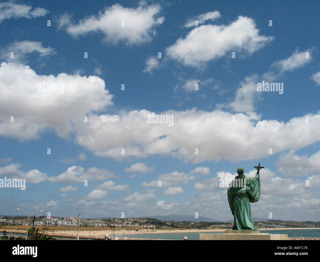 Albufeira statue hi-res stock photography and images - Alamy