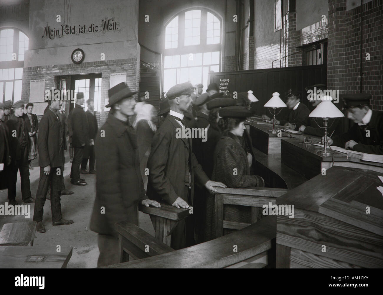 Emigration picture hi-res stock photography and images - Alamy