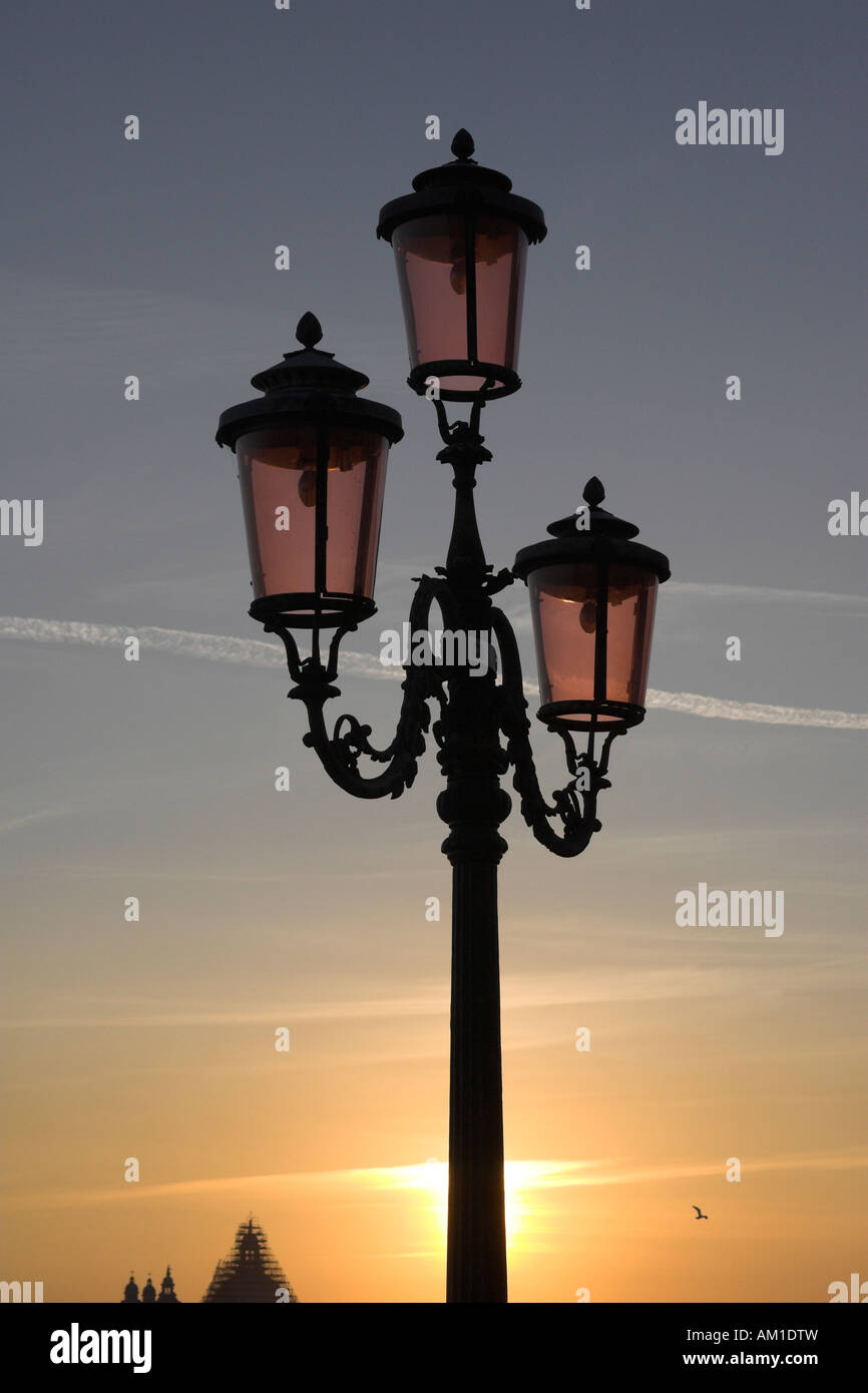 VENETIAN LAMP POST. VENICE. ITALY. EUROPE Stock Photo - Alamy