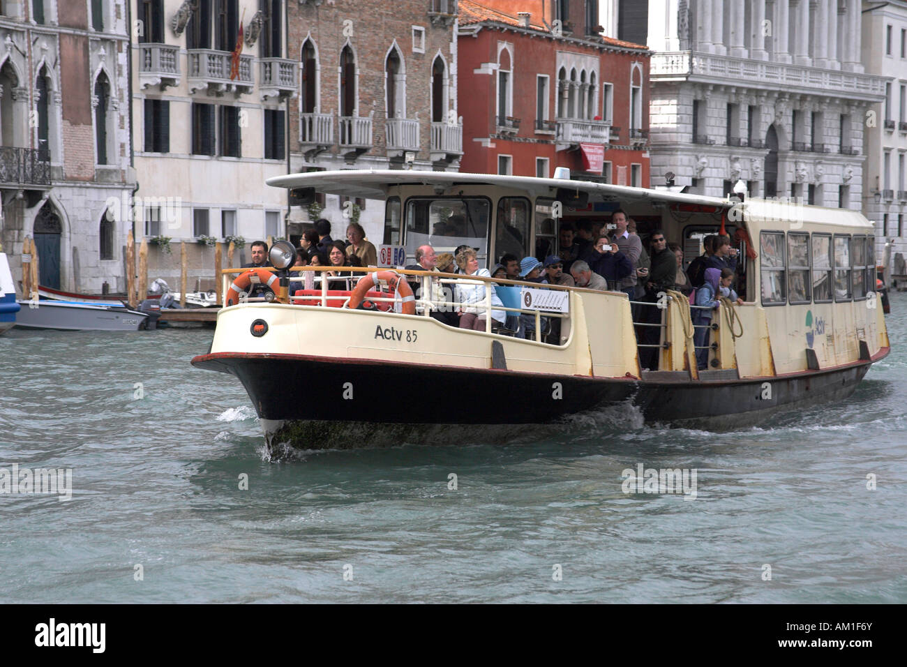 WATER BUS IN VENICE. ITALY. EUROPE Stock Photo - Alamy