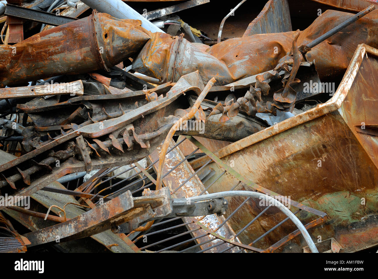 Altmetall schrott scrap metal scrap hi-res stock photography and images ...