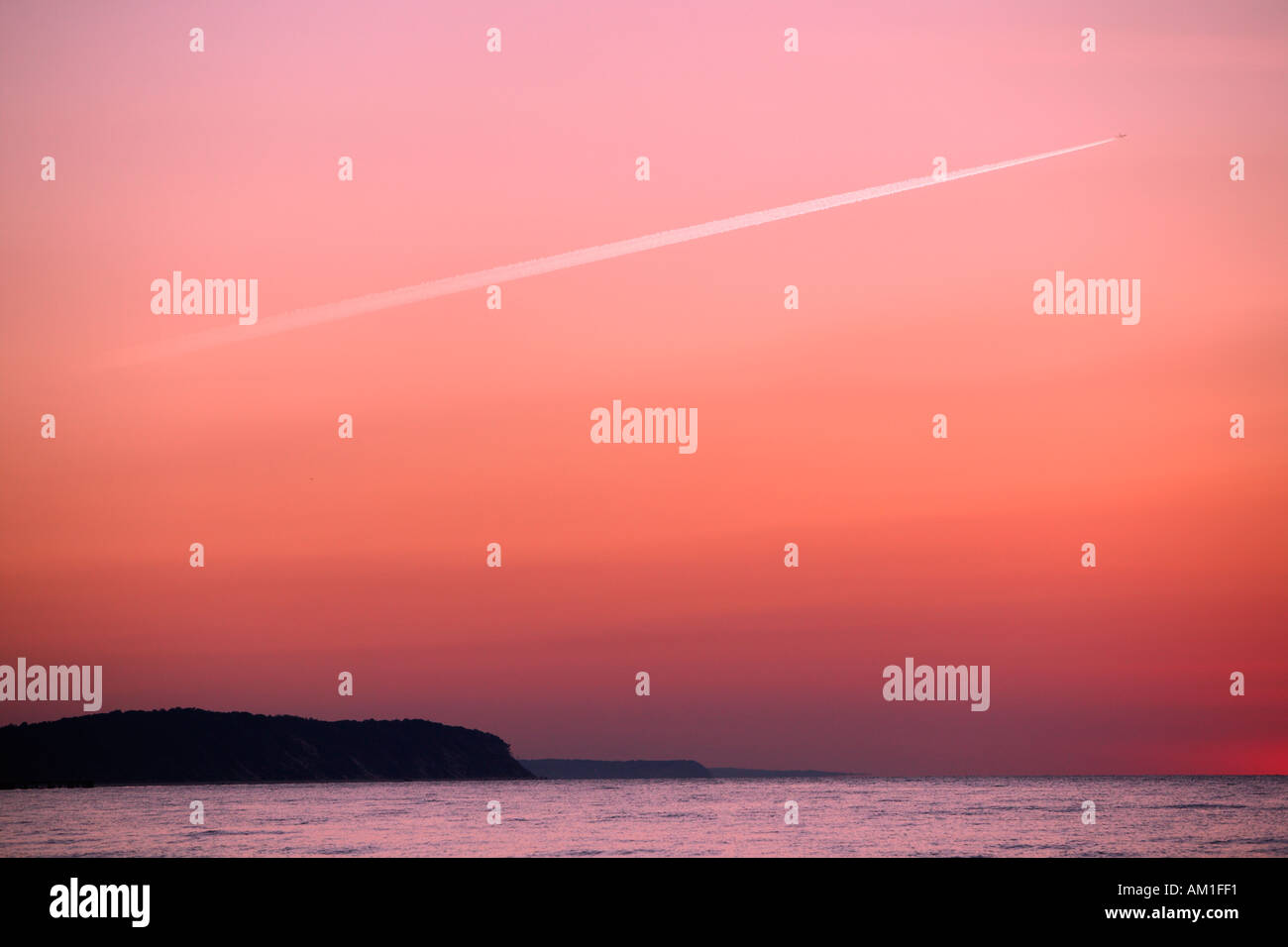 Flying jet plane hi-res stock photography and images - Alamy