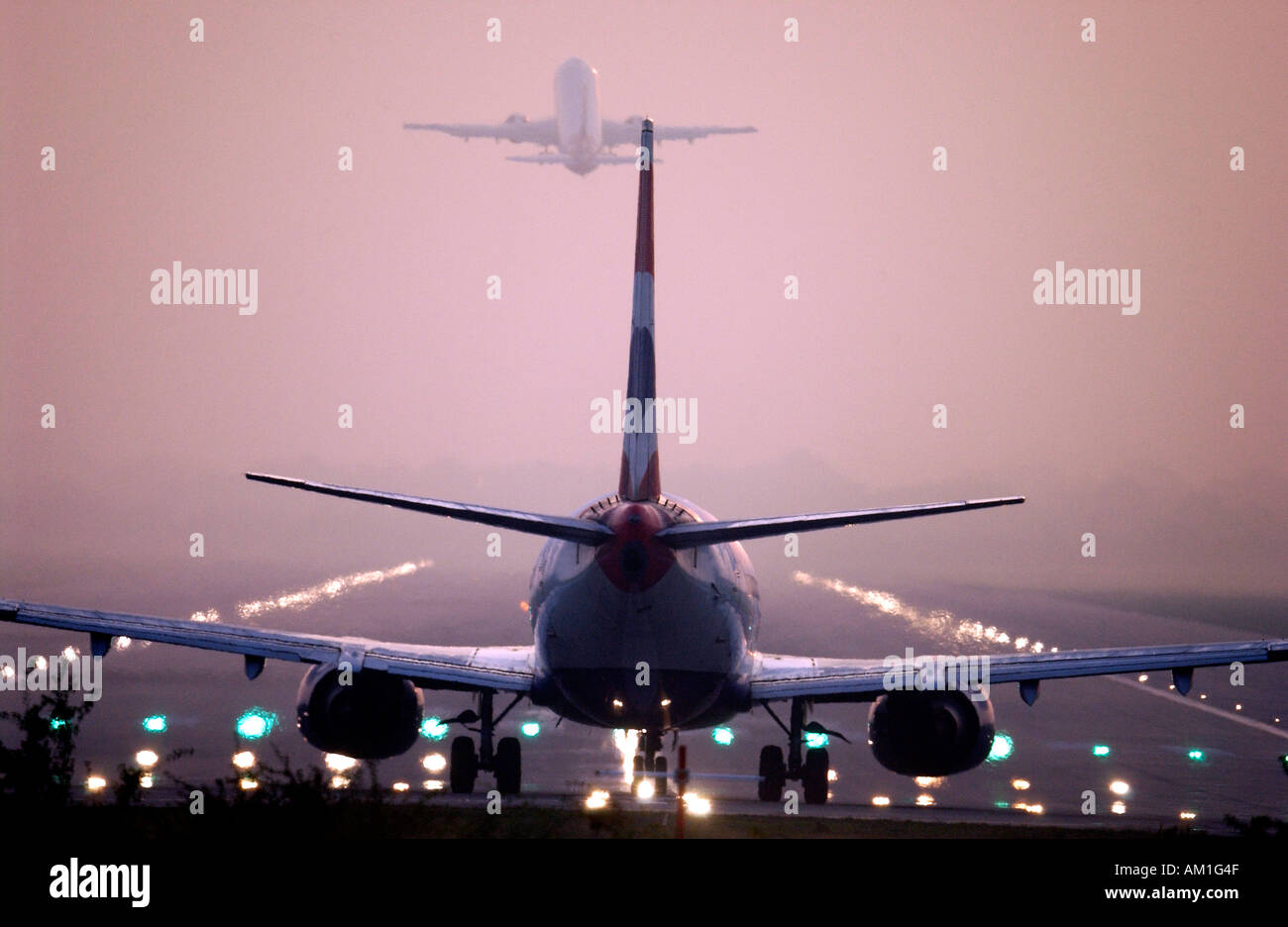 Zoom28 hi-res stock photography and images - Alamy