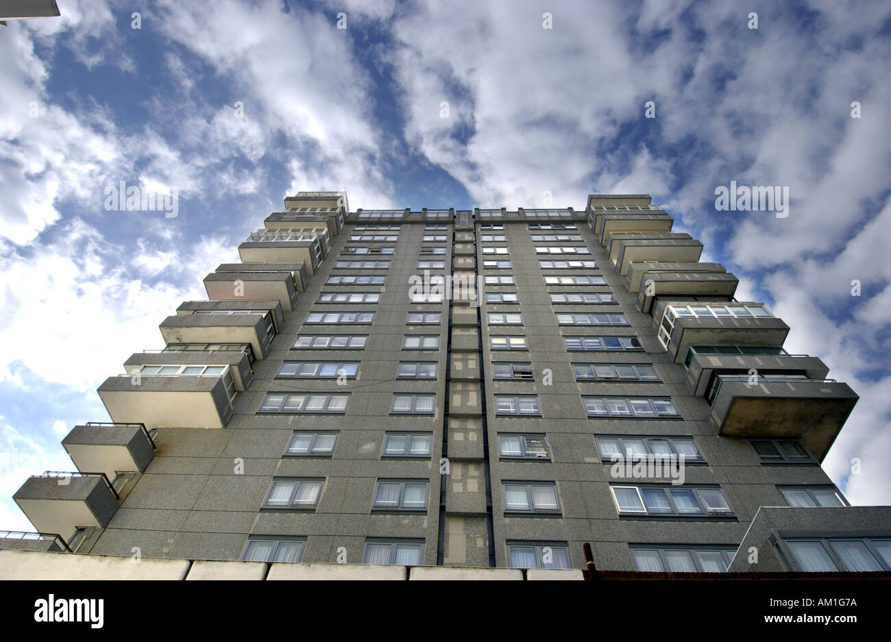 1960s block of flats hi-res stock photography and images - Alamy