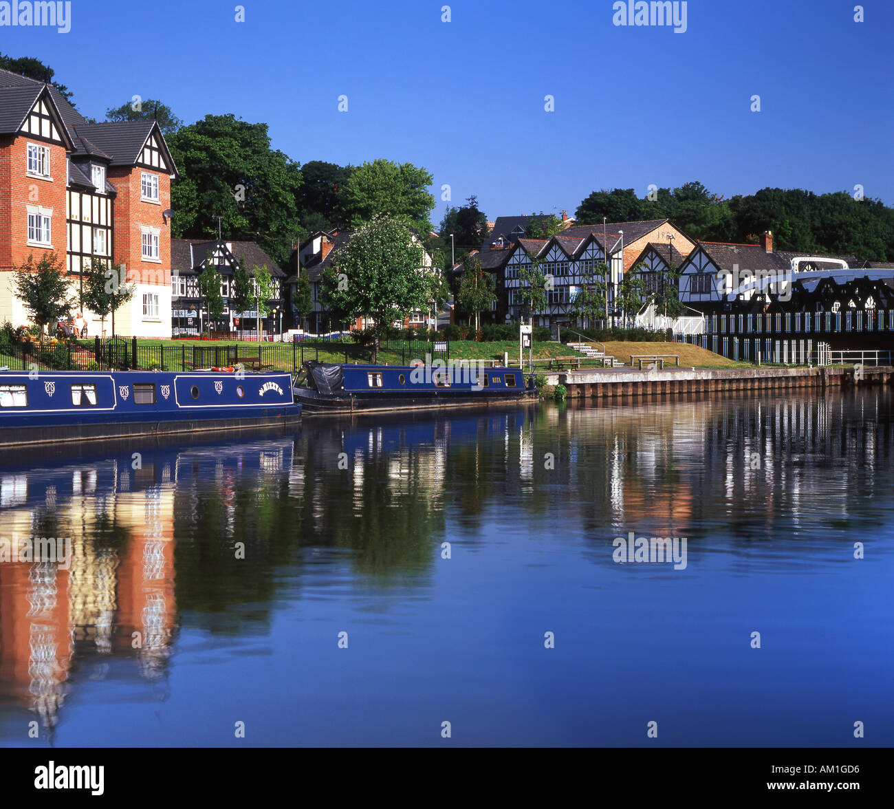 Town Bridge and the River Weaver Northwich Cheshire England UK Stock ...