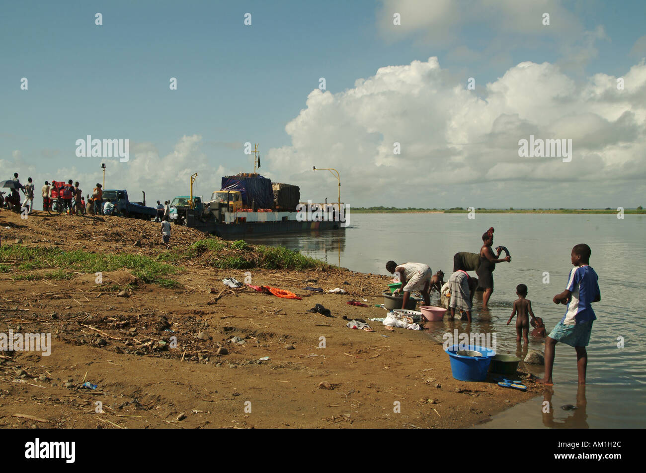 Southern africa cleaning river hi-res stock photography and images - Alamy