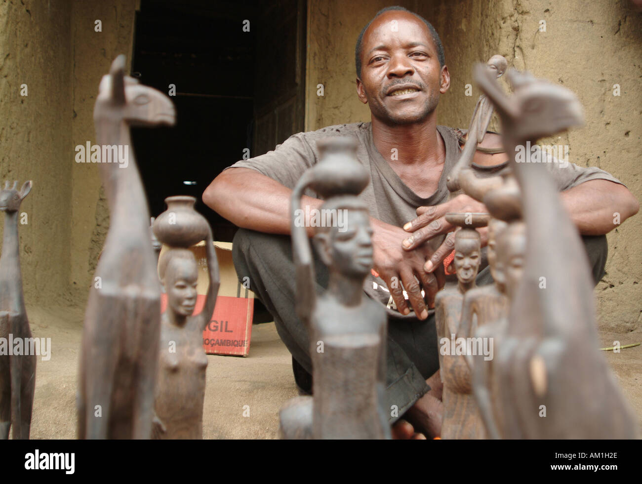 Makonde people hi-res stock photography and images - Alamy