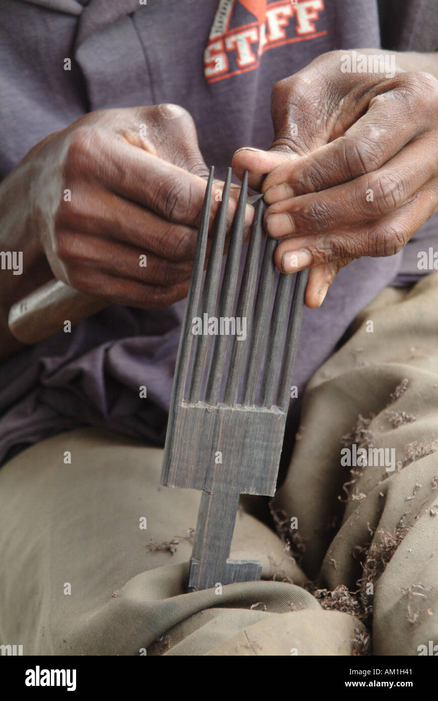Makonde Sculpture Stock Photos & Makonde Sculpture Stock Images - Alamy