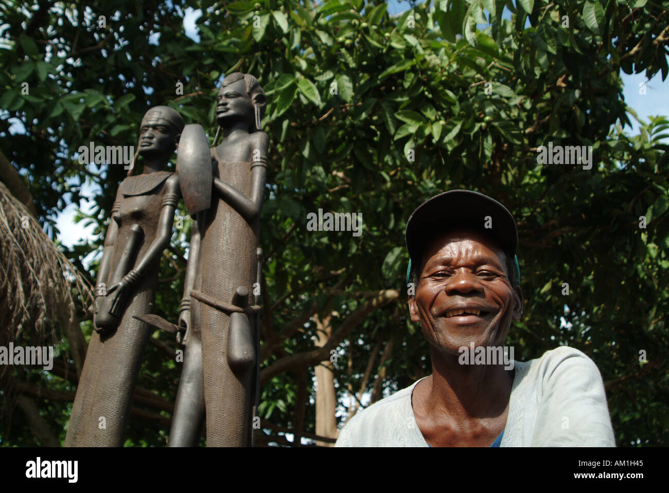 Makonde people hi-res stock photography and images - Alamy