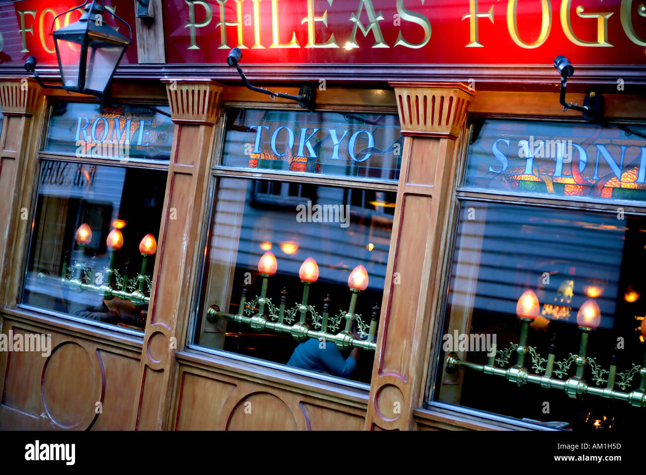 Phileas fogg hi-res stock photography and images - Alamy