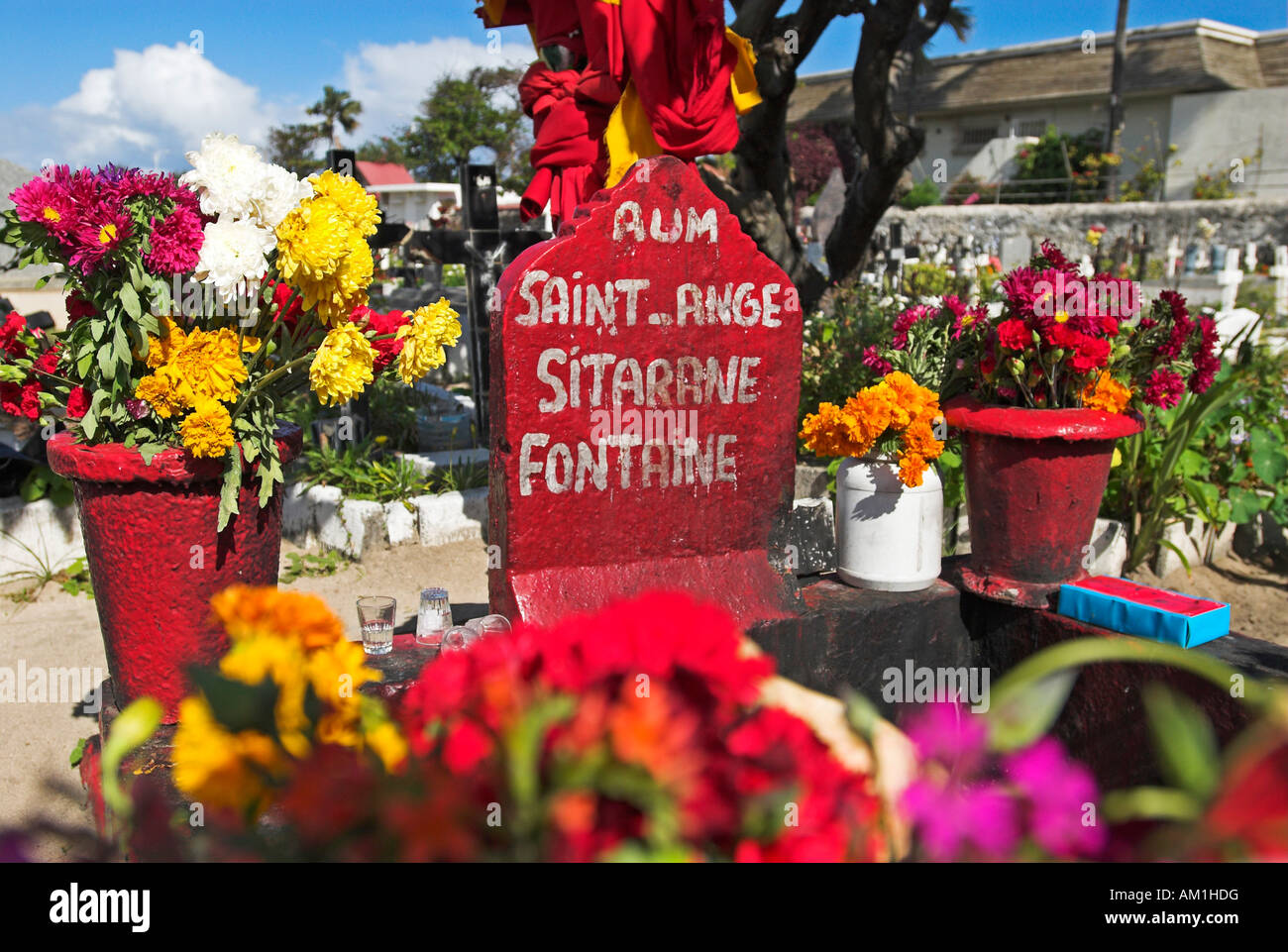 Grave thief le sitarane in hi-res stock photography and images - Alamy