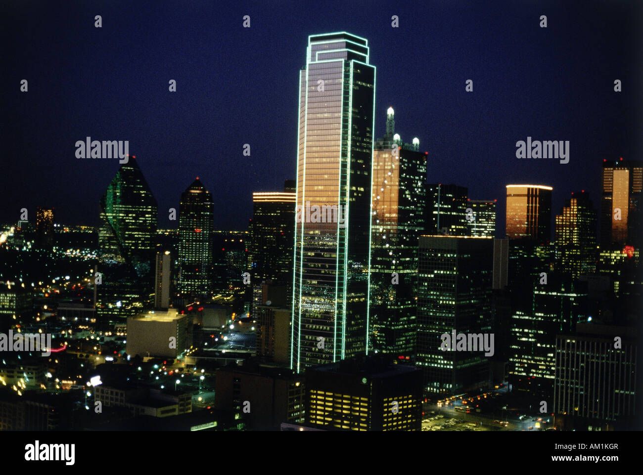 Views of downtown dallas hi-res stock photography and images - Alamy