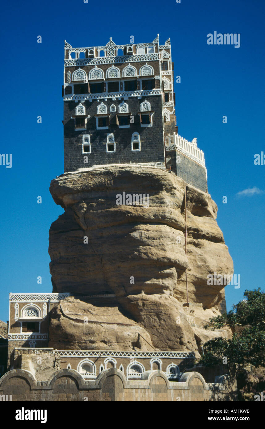 YEMEN Wadi Dhar Palace of the Rock Stock Photo - Alamy