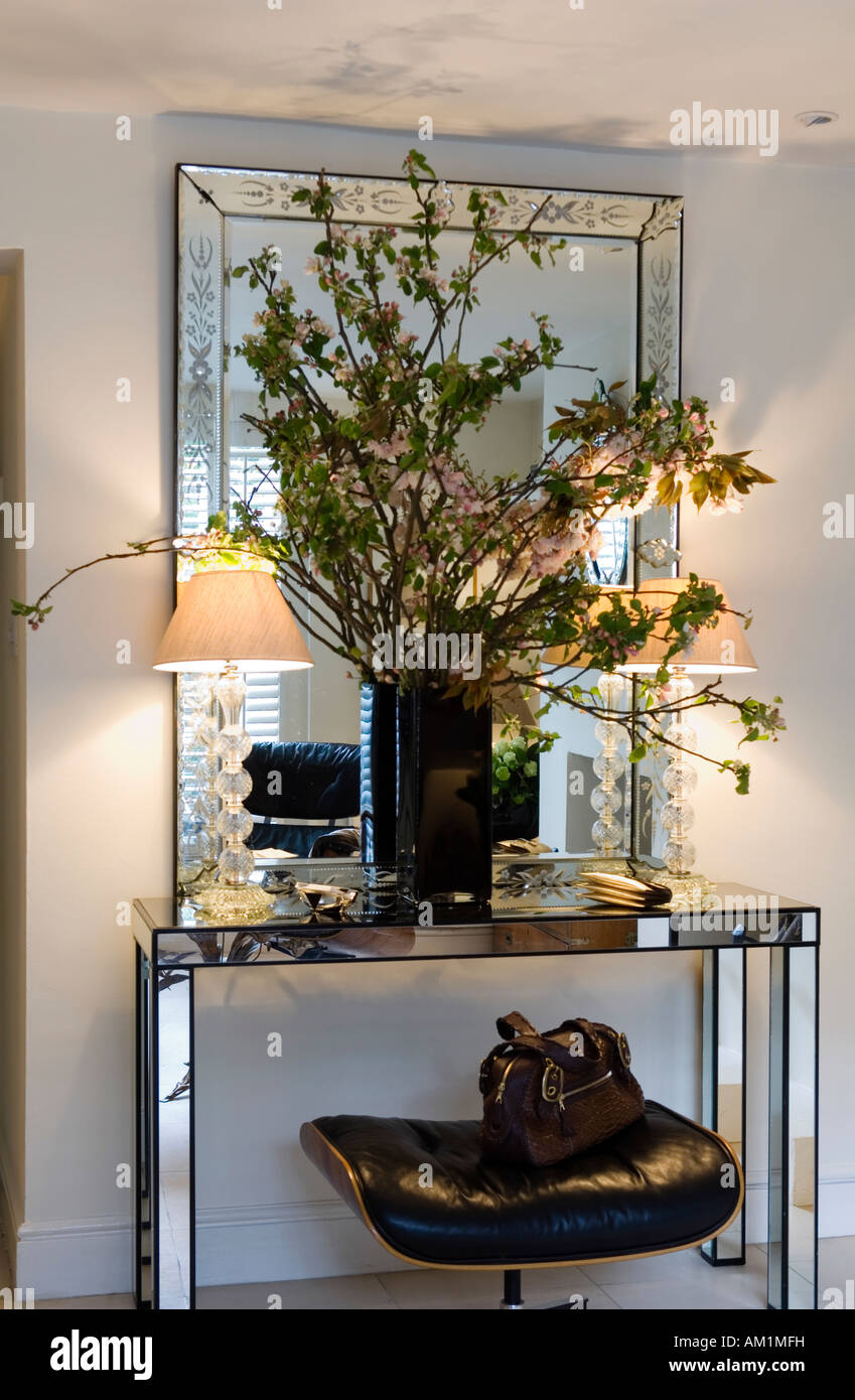 Mirrored console table hi-res stock photography and images - Alamy
