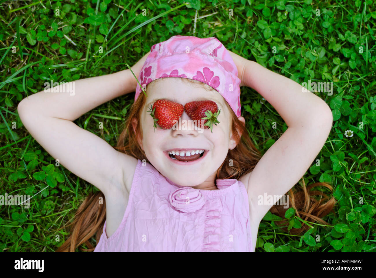 Child eating strawberries Stock Photo - Alamy Child eating strawberries Stock Photo - Alamy
