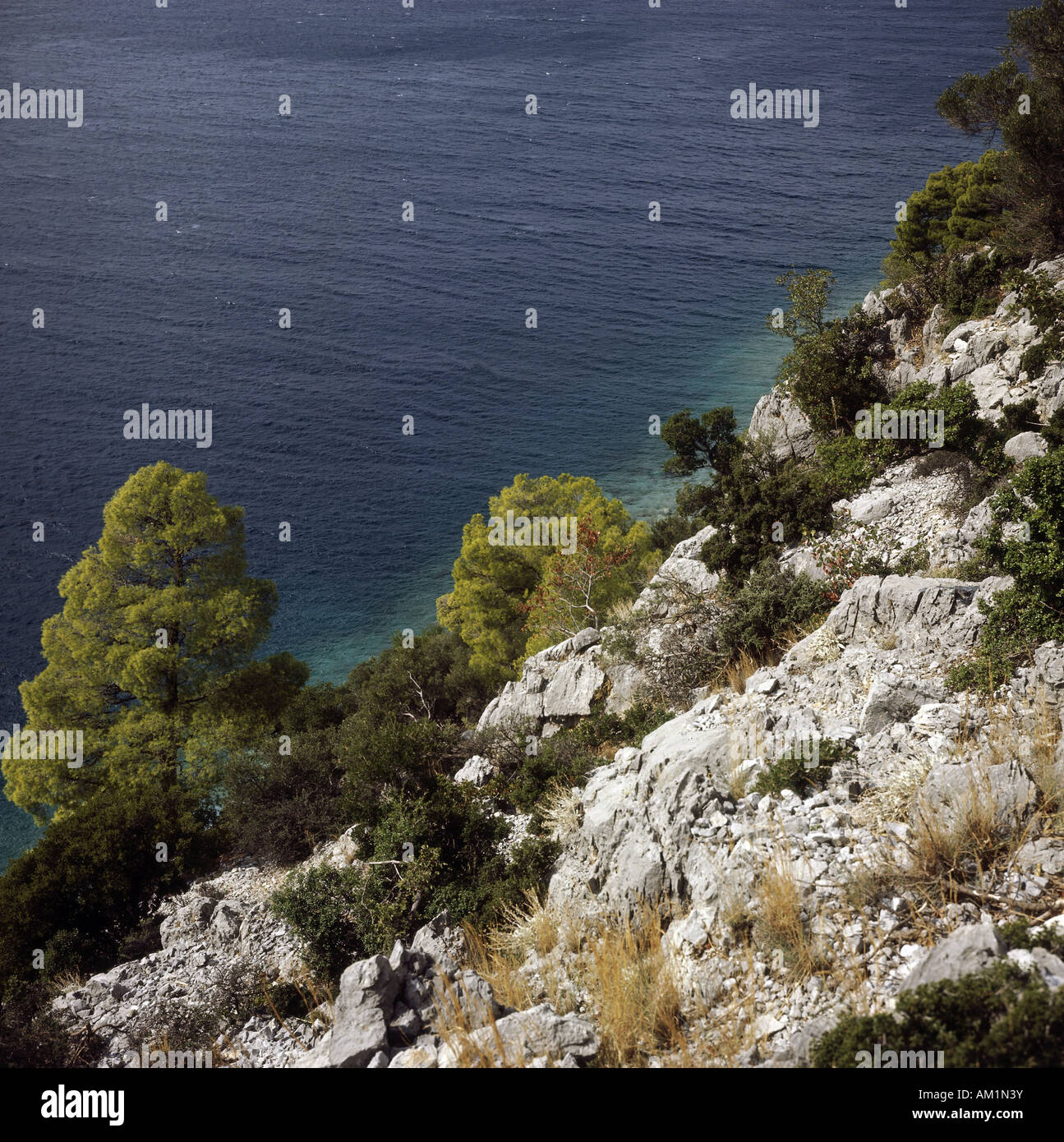 Escarpment of kandilion mountains to gulf of euboea hi-res stock ...