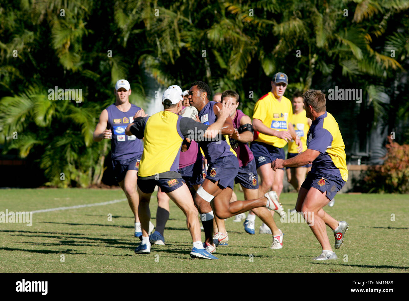 Brisbane broncos training session hi-res stock photography and images ...