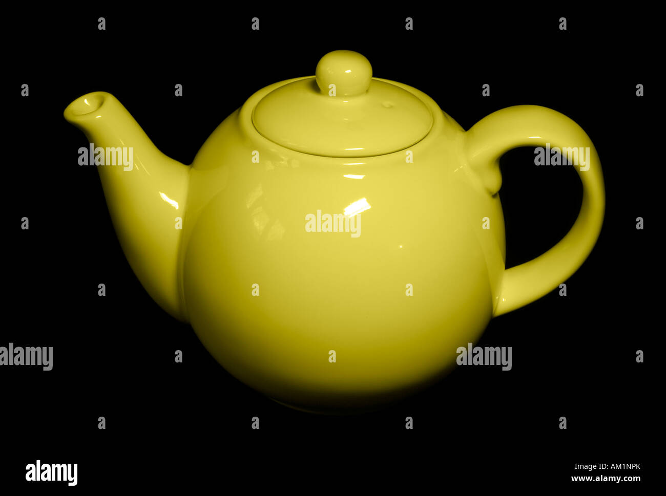 Yellow spout hi-res stock photography and images - Alamy