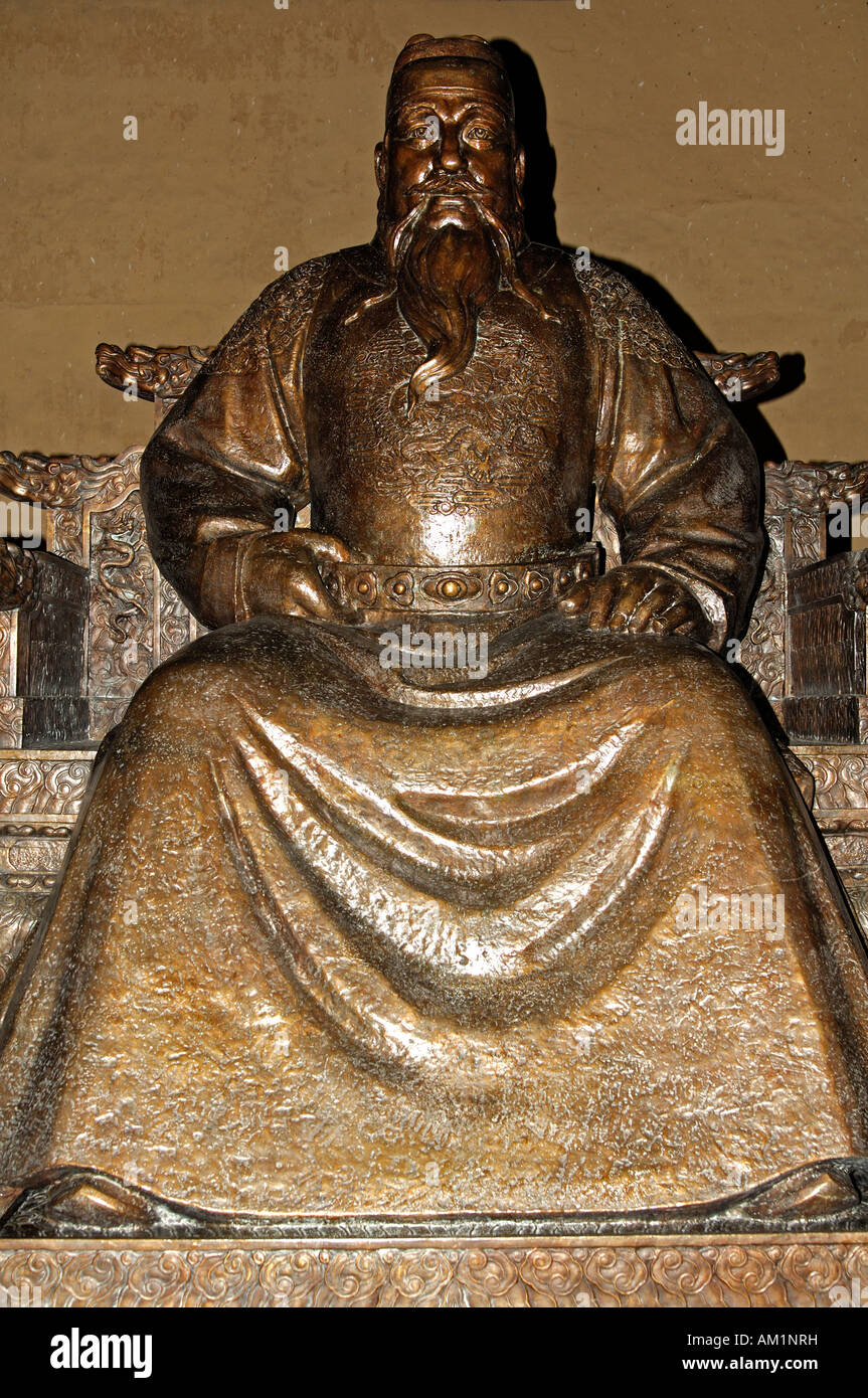 Yongle emperor portrait hi-res stock photography and images - Alamy