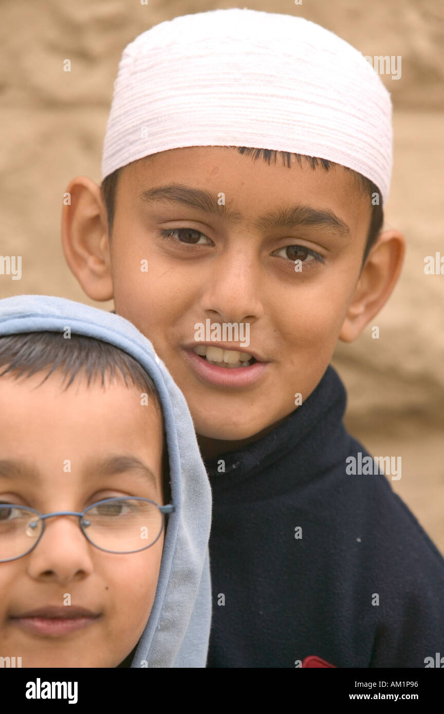 Pakistani children playing hi-res stock photography and images - Alamy