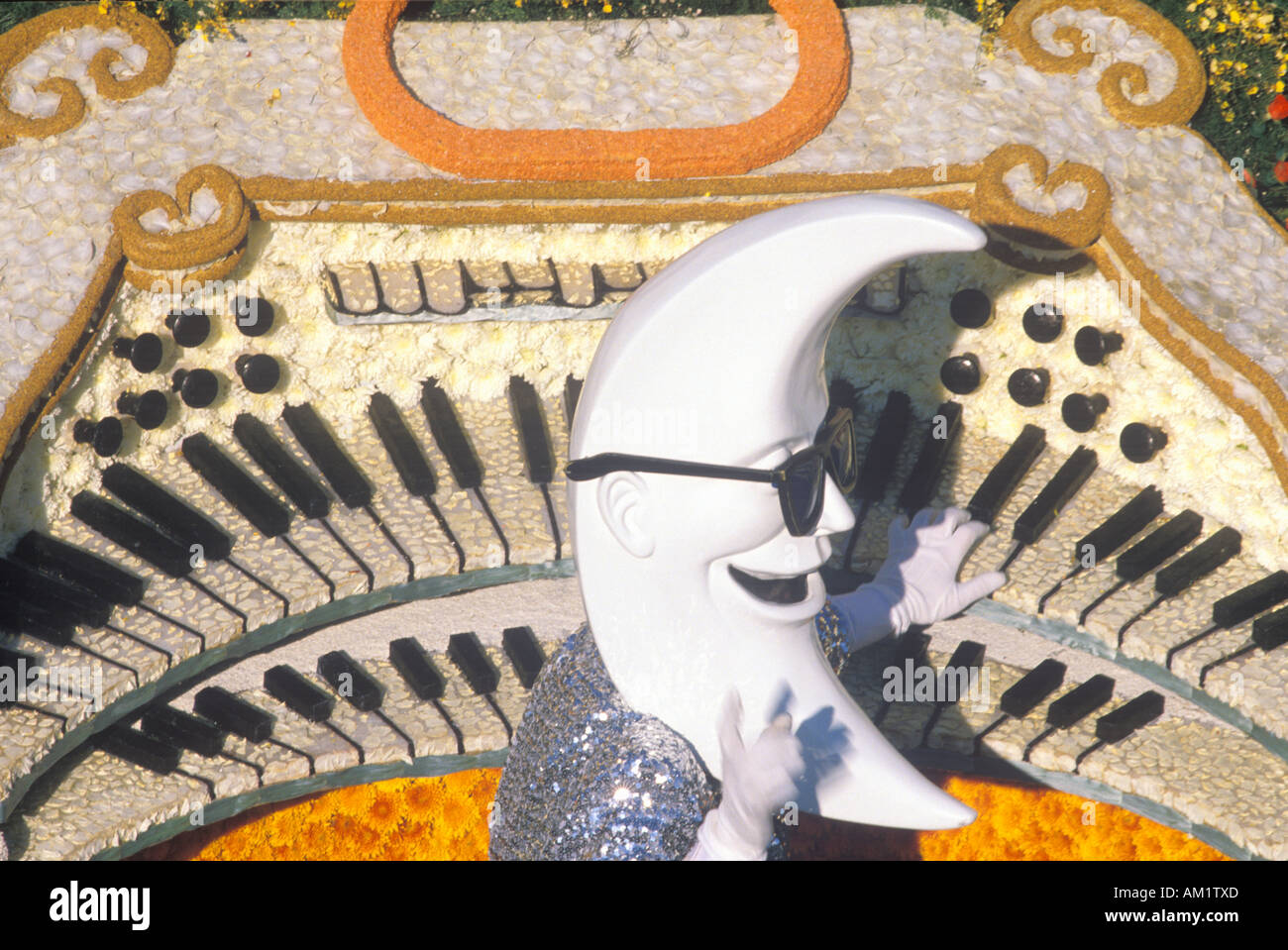 Crescent Moon Float in Rose Bowl Parade Pasadena California Stock Photo ...
