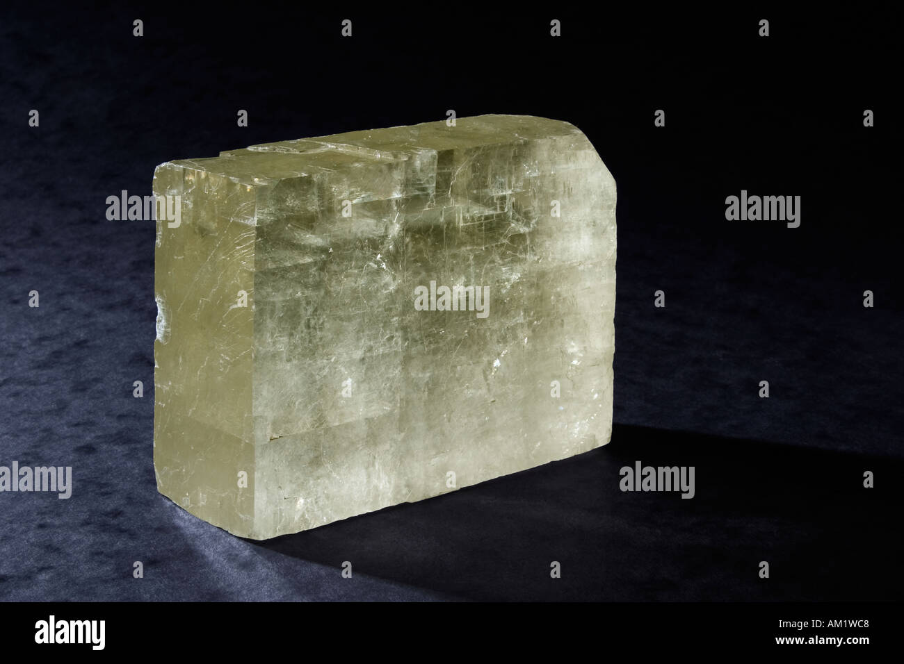 Calcite crystal hi-res stock photography and images - Alamy