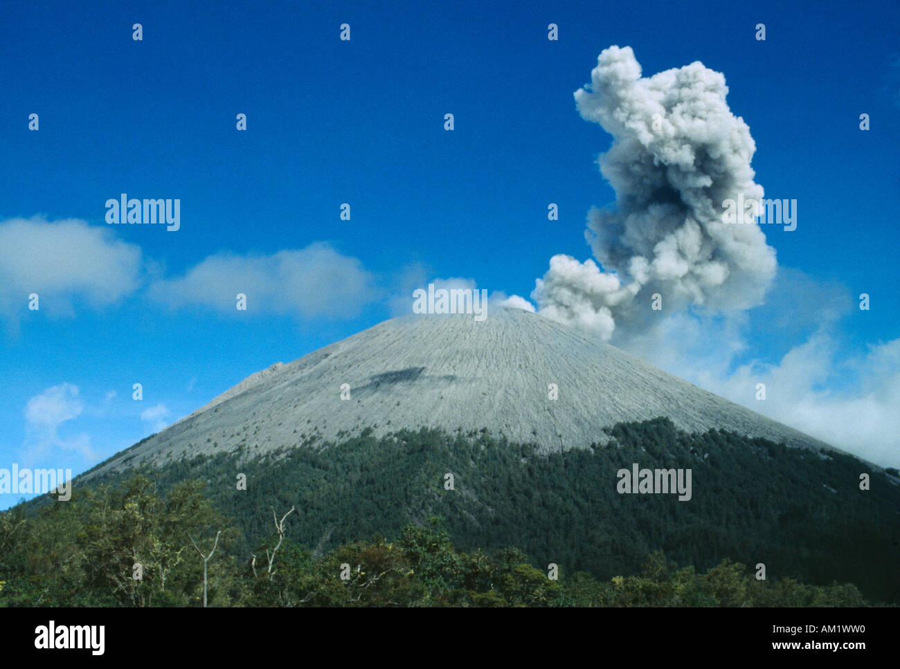 Smoke physical feature hi-res stock photography and images - Alamy