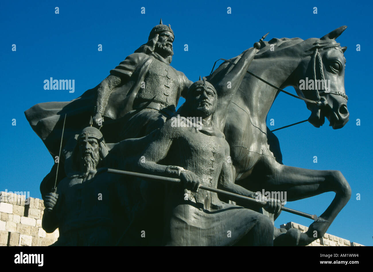 Statue of saladin damascus, syria hi-res stock photography and images ...