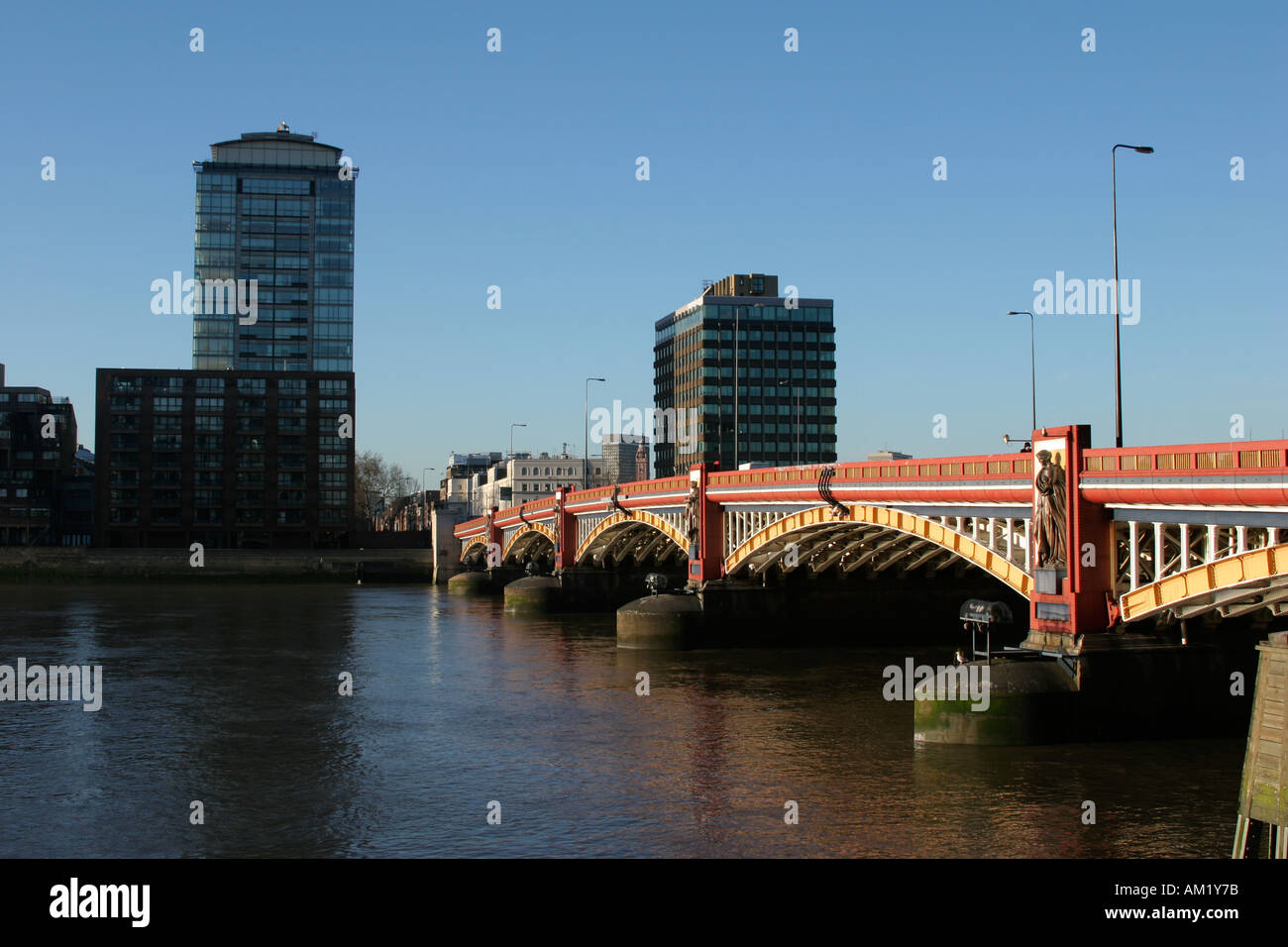 Vauxhall buildings hi-res stock photography and images - Alamy