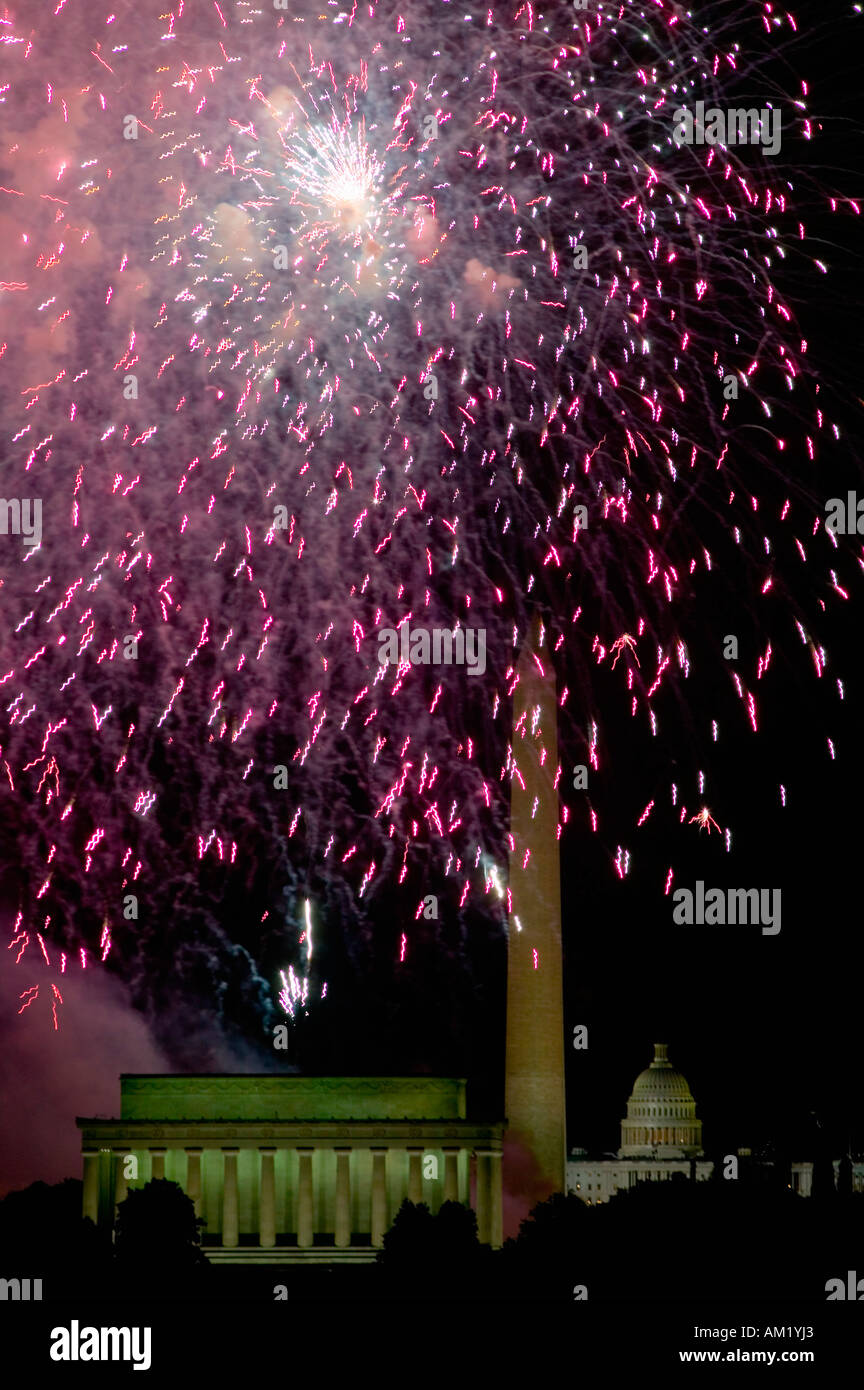 Independence day fireworks monuments hi-res stock photography and ...