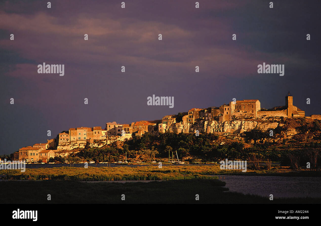 France aude bages village lake hi-res stock photography and images - Alamy