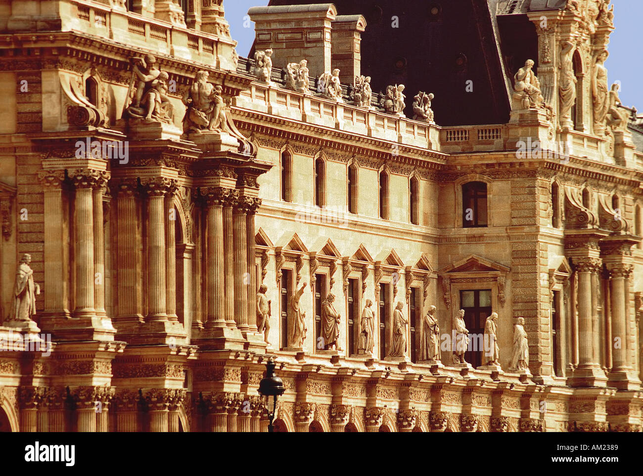 Arcade du louvre hi-res stock photography and images - Alamy