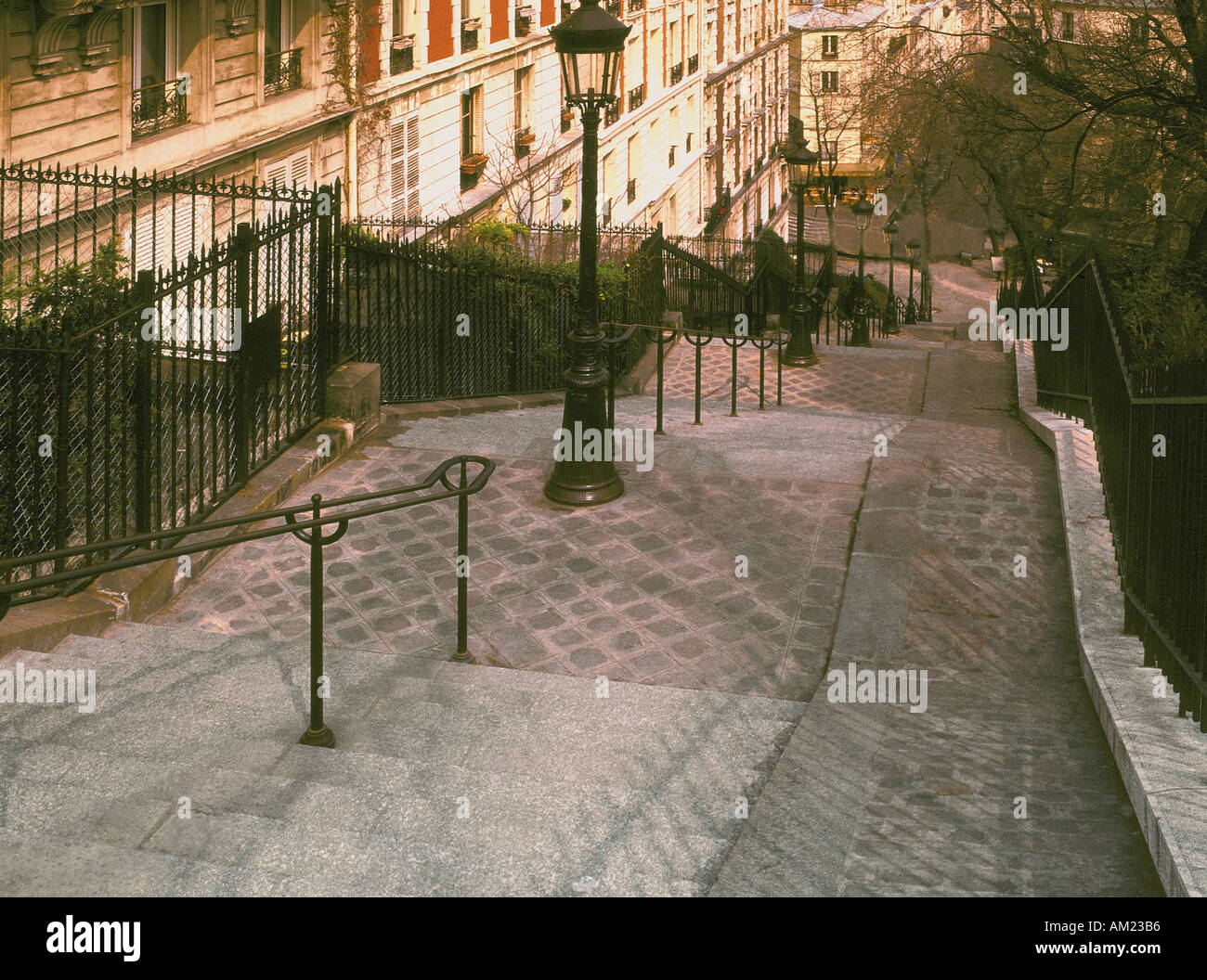 france paris montmartre footpath stairway Stock Photo - Alamy