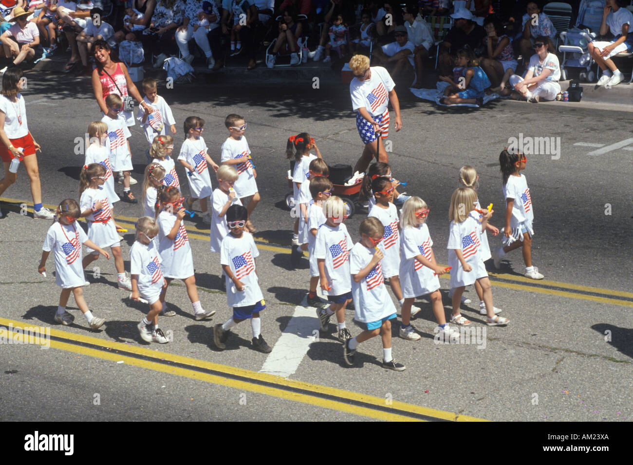 Marching parade flag hi-res stock photography and images - Alamy