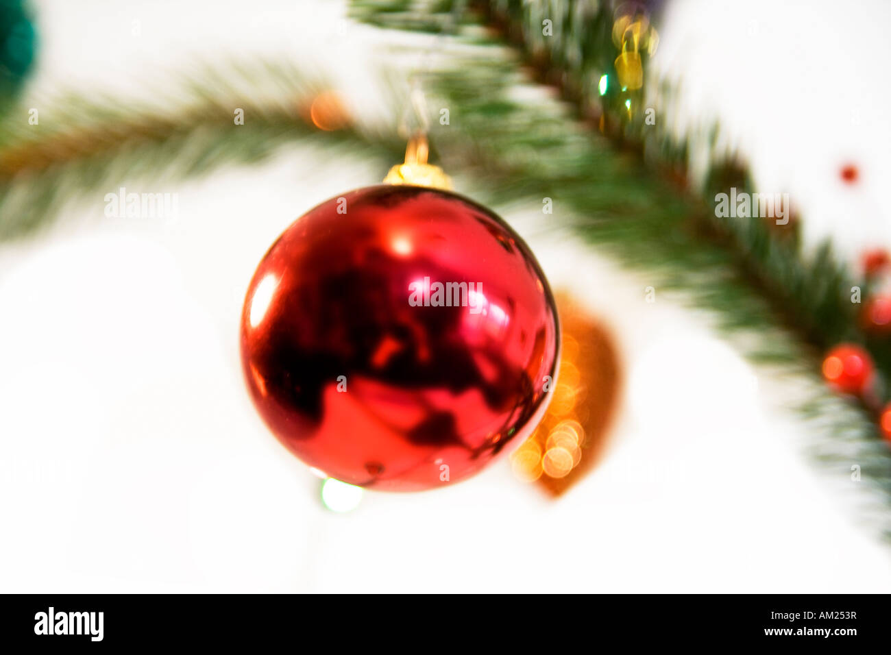 Shiny red ornament hi-res stock photography and images - Alamy