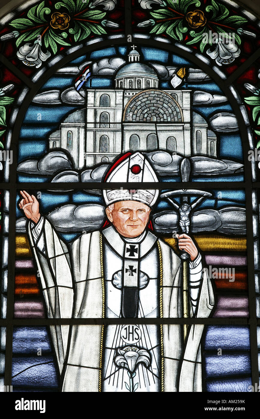 Hand-Crafted Stained Glass Pope John Paul II - glwec.in
