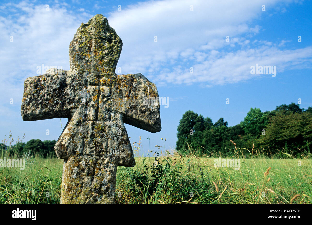 Cross pattee hi-res stock photography and images - Alamy