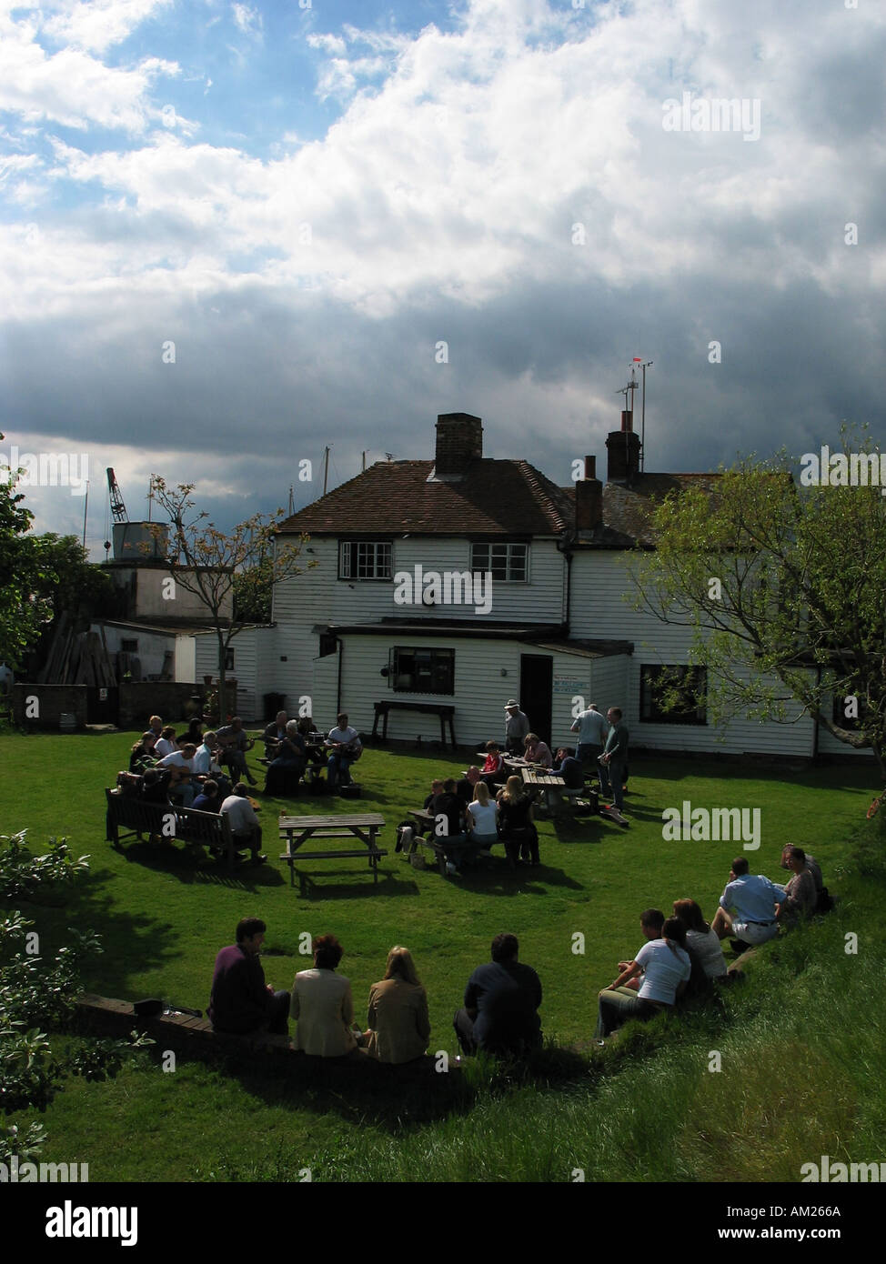 Country pub garden hi-res stock photography and images - Alamy
