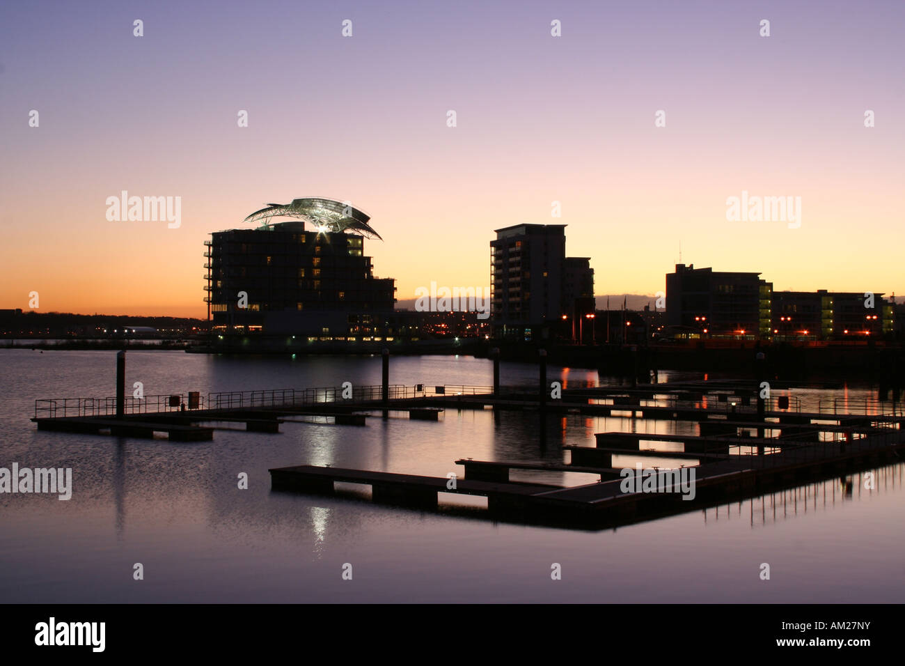 Cardiff marina sunset hi-res stock photography and images - Alamy