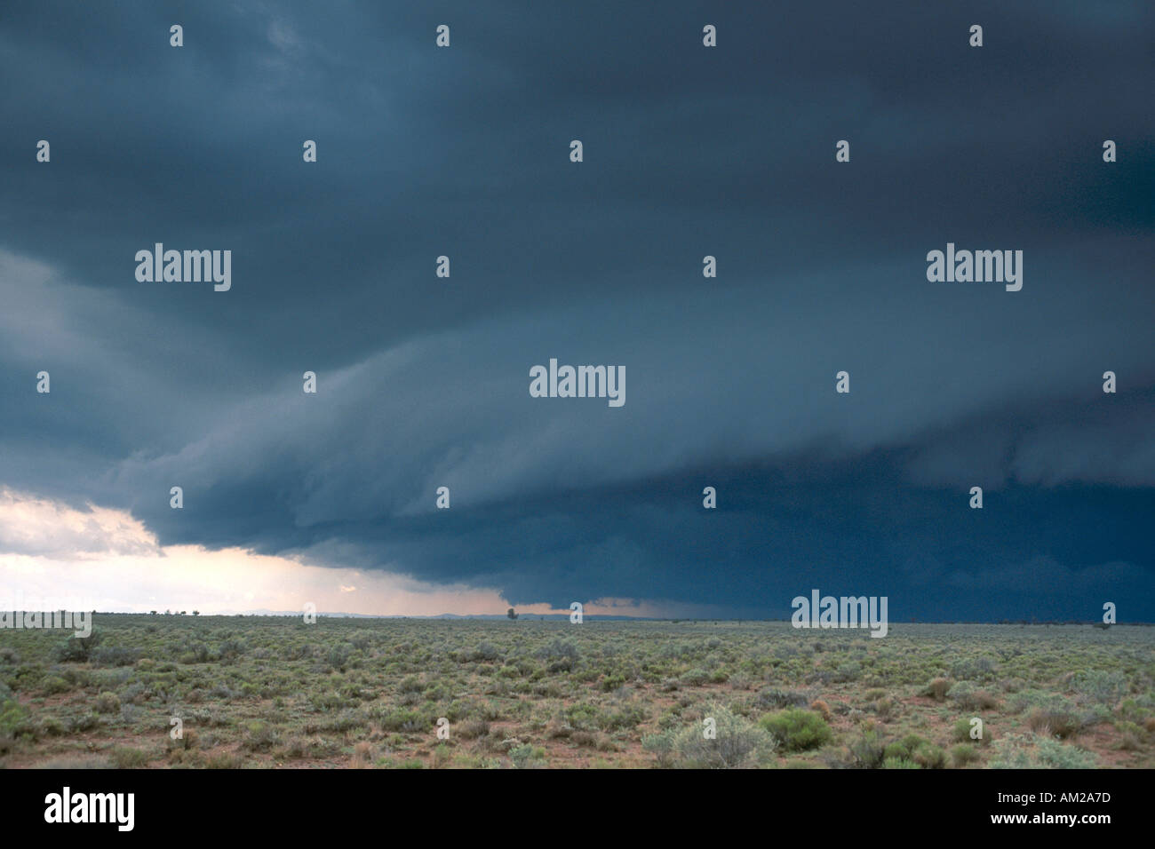 Descending Wall cloud of super cell severe thunderstorm cumulonimbus ...