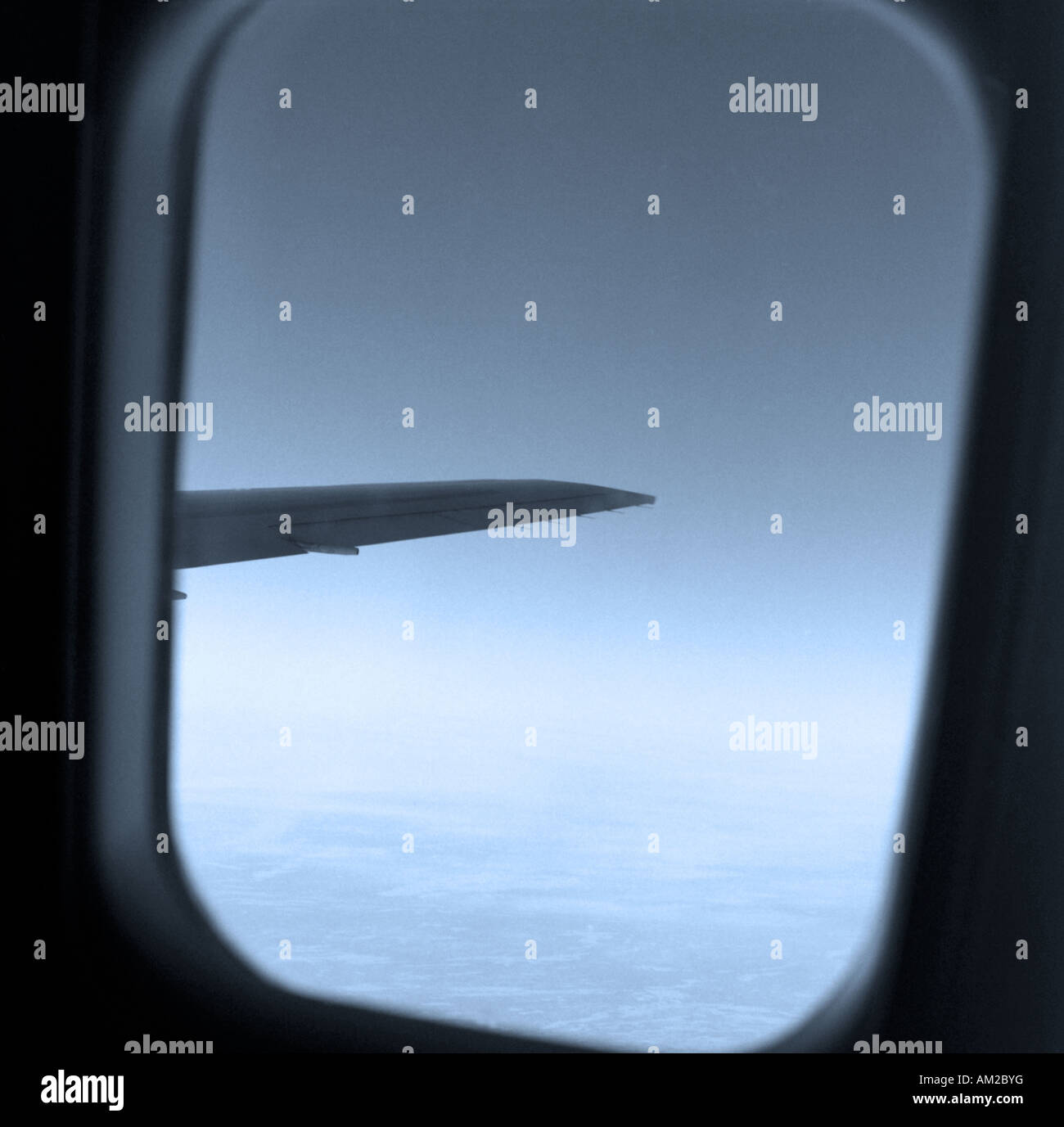 airplane wing out of window Stock Photo - Alamy